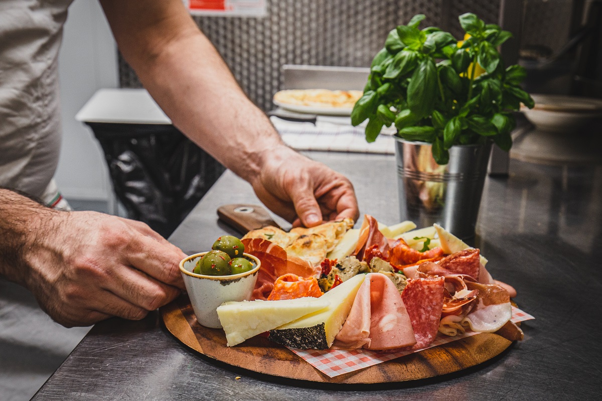 Ce sunt tapas? Totul despre gustările spaniolilor - Restograf.ro